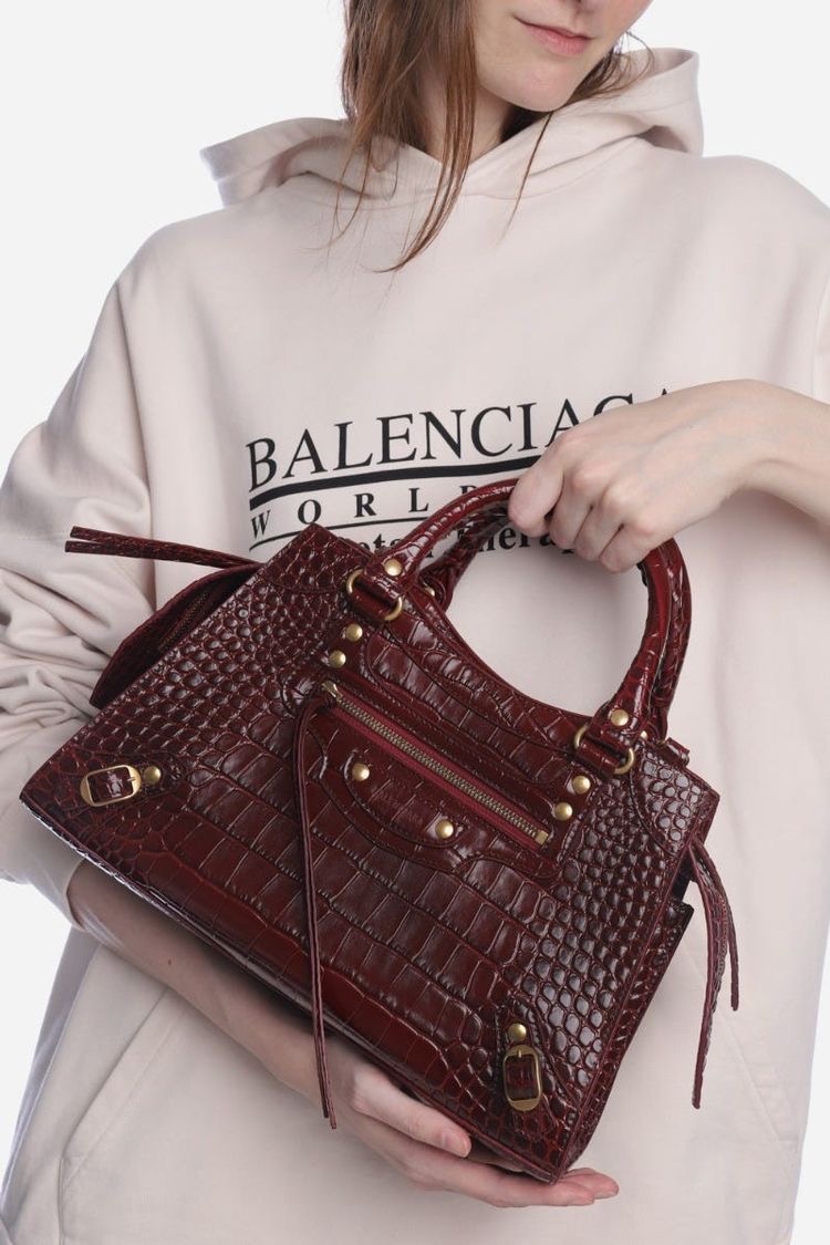 3x bordeauxrode designer tassen huren voor de herfst - Designer on rotation